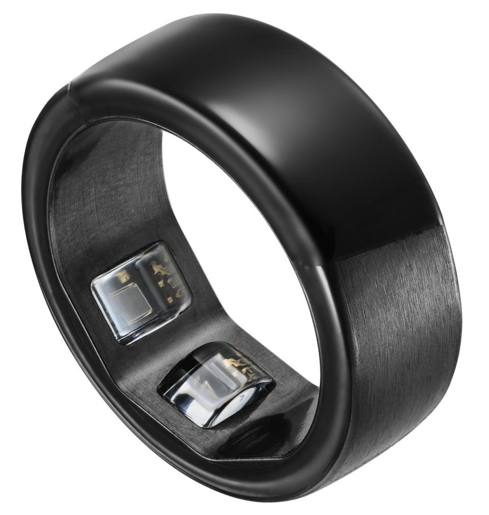 Smart ring medical device for 24/7 blood pressure monitoring ...