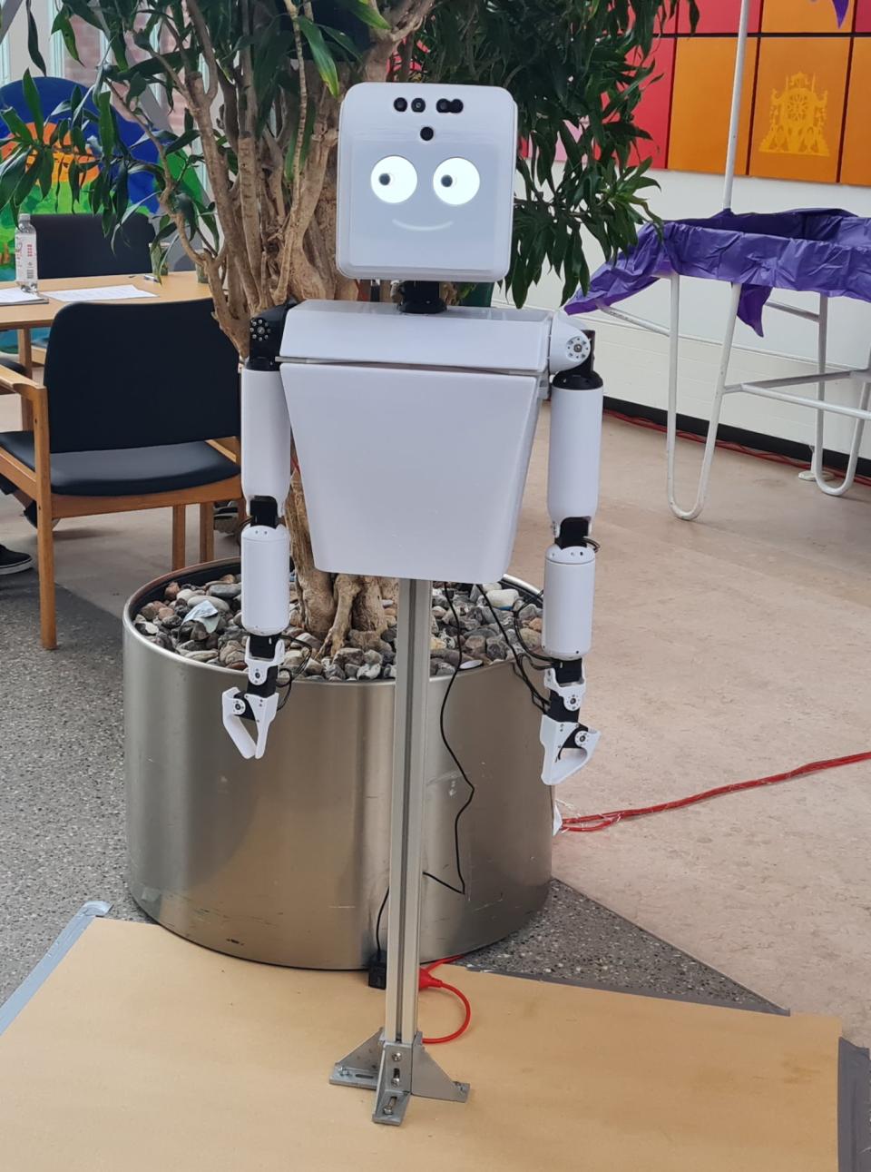 „HospiBot“: Erste Schritte für klinischen Assistenz-Roboter ...